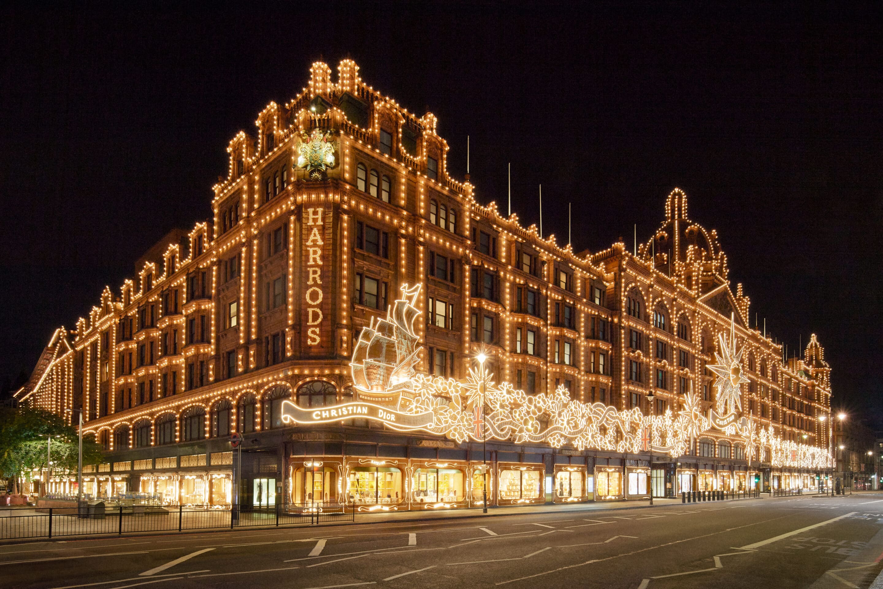 CHRISTIAN DIOR x HARROD’S | Avenue Montaigne Paris
