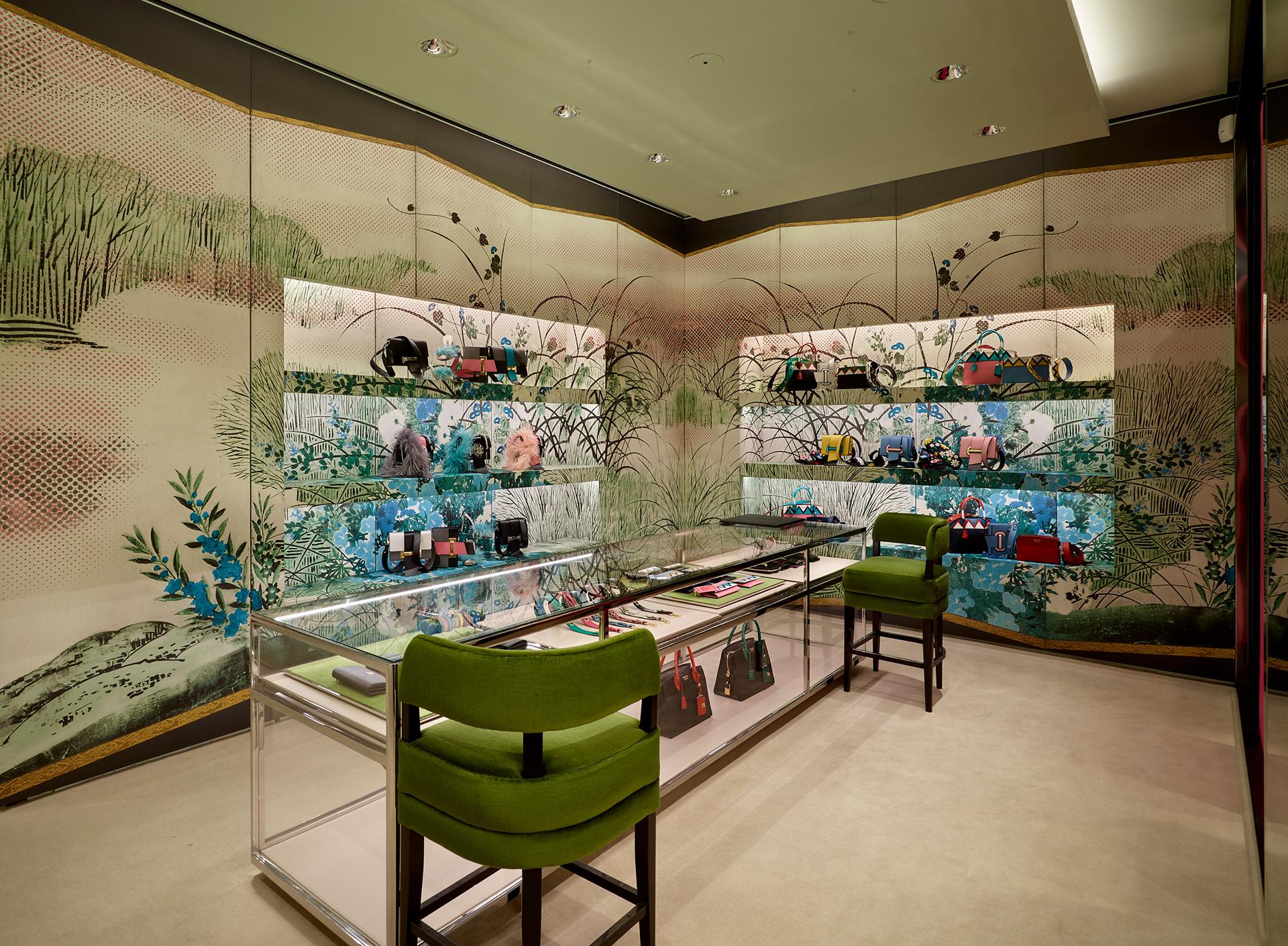 Prada | Avenue Montaigne Paris